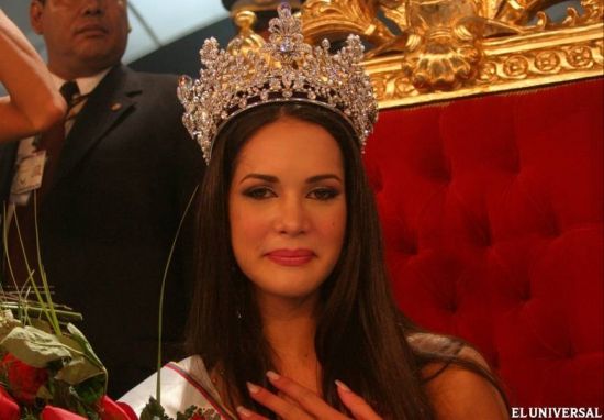 Murió la actriz venezolana Mónica Spear (fotos)